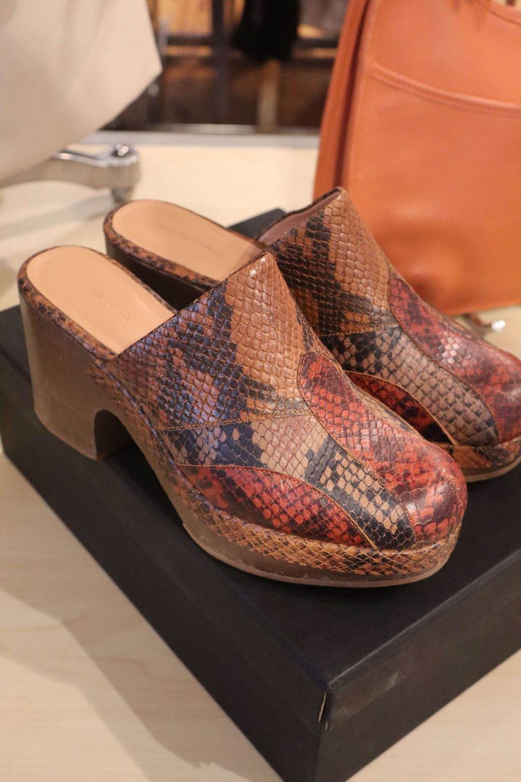 MODE Durham | Consignment Store Downtown Durham – MODE Consignment