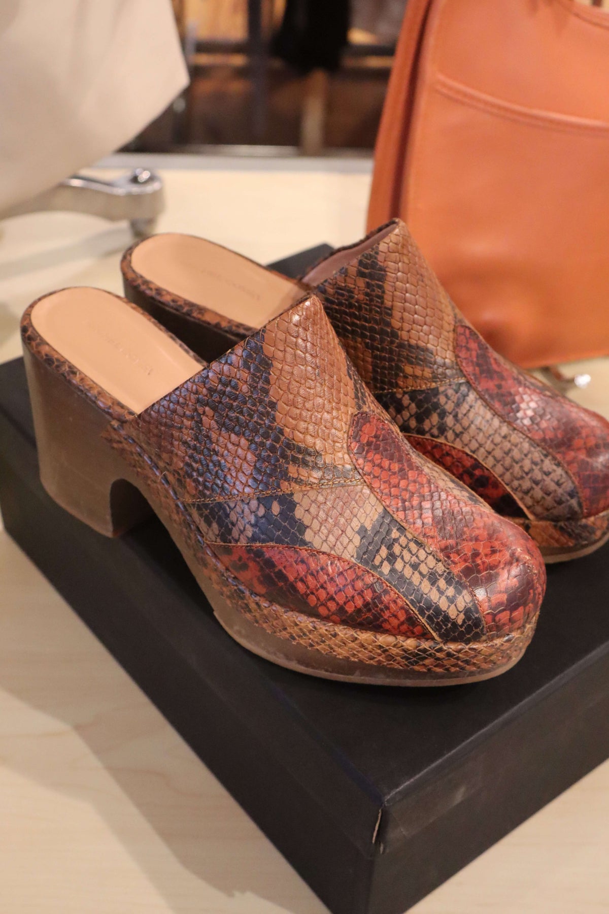 MODE Durham | Consignment Store Downtown Durham – MODE Consignment